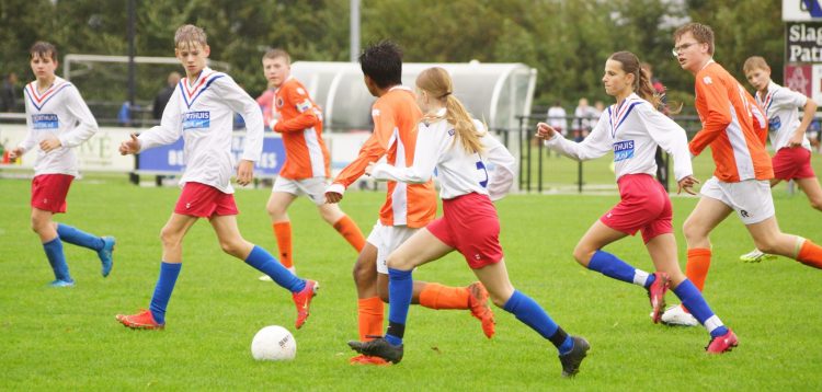 Fotoreportage Corenos JO17 - FC Lewenborg JO17-3 | VV Corenos